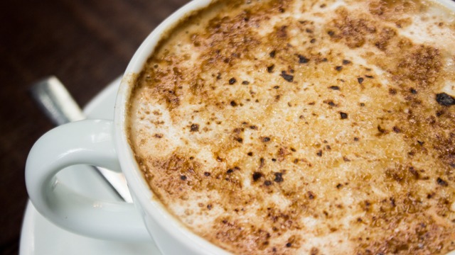 This Mango-Strawberry Dessert Is Calling Out To Us