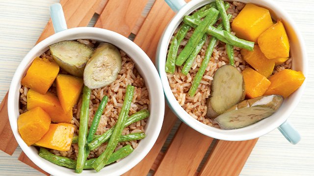 Bagoong Vegetable Rice | Yummy.ph