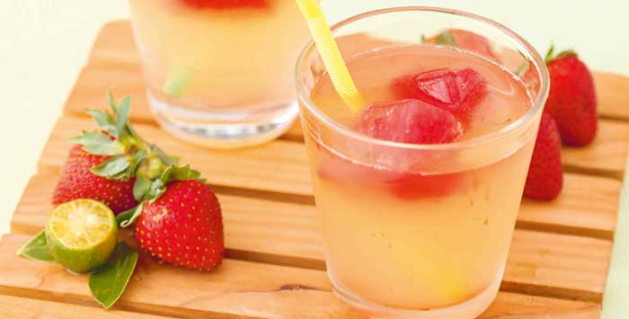Strawberry Calamansi-Ade Recipe | Yummy.ph