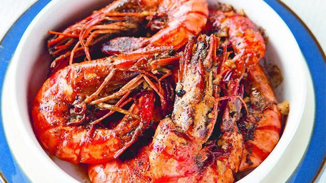 Garlic Pepper Prawns Recipe | Yummy.ph