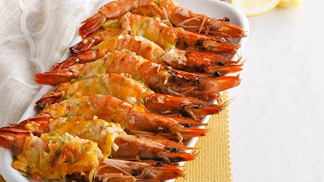 Three-Cheese Prawns Recipe | Yummy.ph