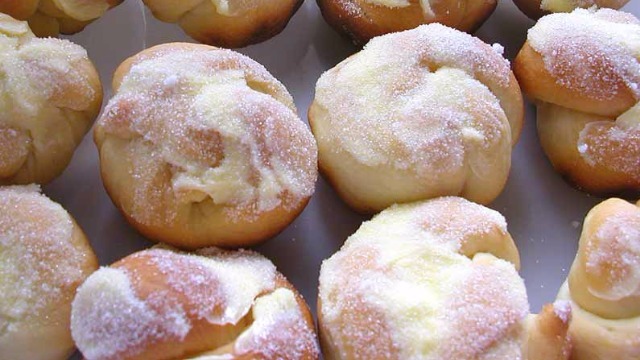 Cream Cheese Ensaymada - Yummy.ph