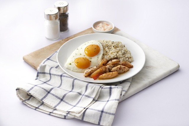 You Can Now Enjoy Crispy Bacon Bagnet At Conti's!