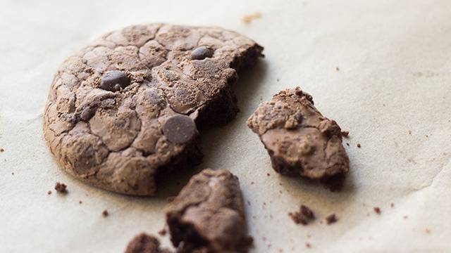 Dessert Fans, You Need To Try These Cookies + DIY Cake Bars!