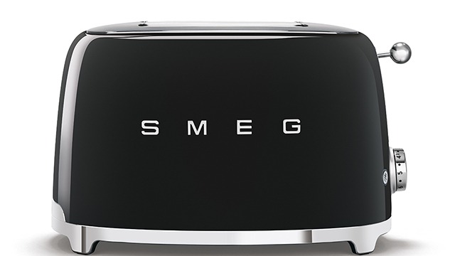 Smeg Makes Vintage-Looking Toasters In A Variety of Cute Colors