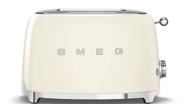 Smeg Makes Vintage-Looking Toasters In A Variety of Cute Colors