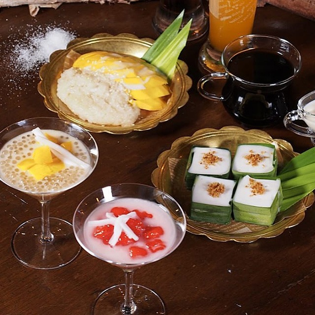 Places Where You Can Get Mango Sticky Rice In Manila