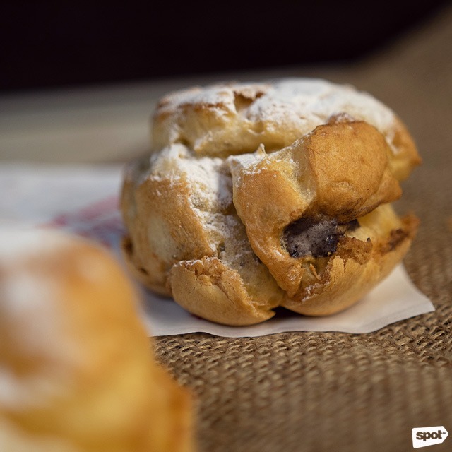 Beard Papa Has New Strawberry Cream Puffs!