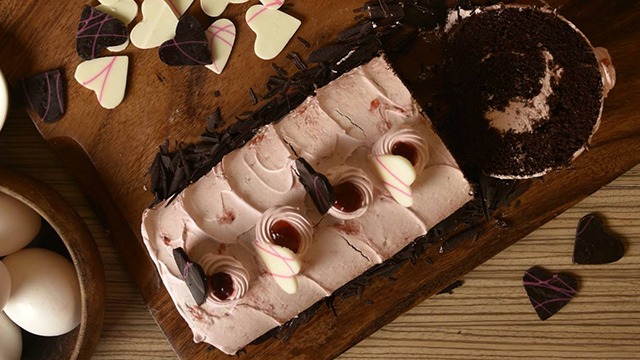 Max's Restaurant's Now Offers Chocolate Strawberry Cake Roll And ...