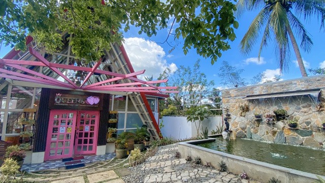 Queens Strawberry Farms | Yummy.ph