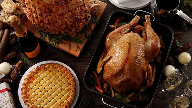 This Buffet Has Juicy Turkey And Porchetta!