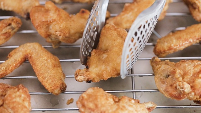 Frying Tips For The Crispiest Fried Chicken