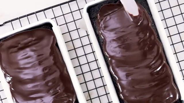 How You Make An Easy Fudge Chocolate Cake Recipe