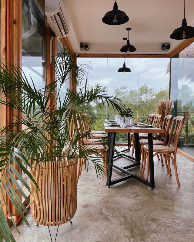 Mist Cafe and Restaurant in Panglao, Bohol