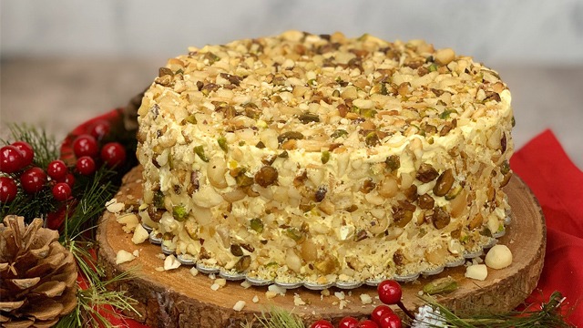 LIST: Cakes To Order This Christmas