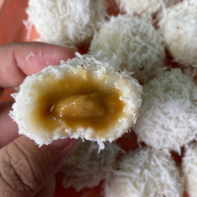 Buchi Queen Offers Yema-Filled Buchi And Palitaw Balls