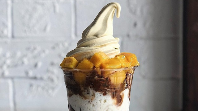 Different Versions Of Mango Float Desserts