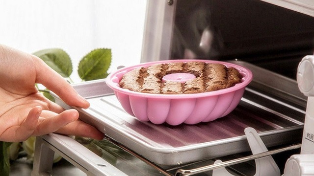 These Are The Best Silicone Tools For Baking Under P100
