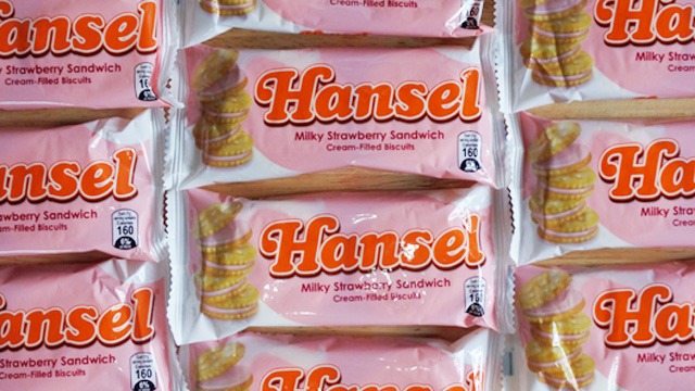 Hansel Now Offers Milky Strawberry Sandwich Biscuits