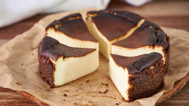 What Is Cheesecake + Different Cheesecakes