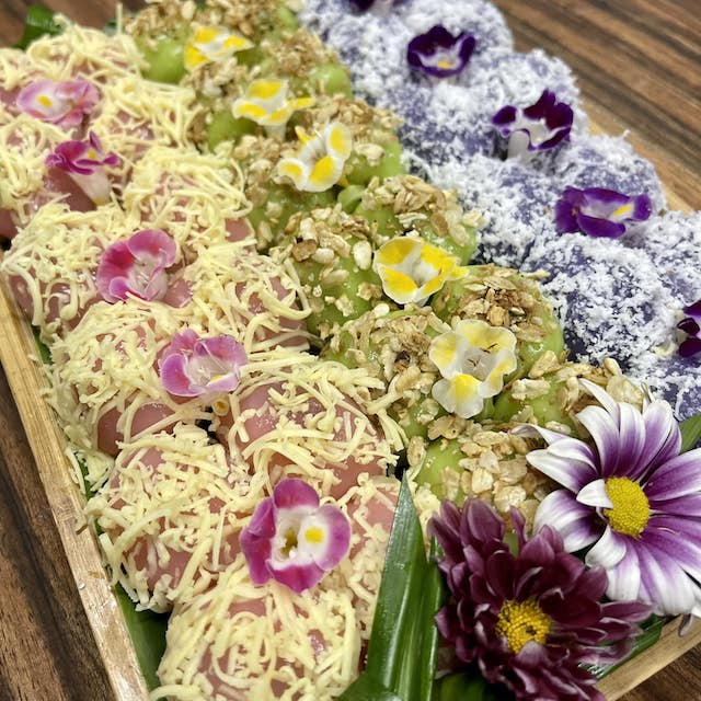 Bibingcat Kitchen Sells Putli Mandi, Mochi-like Rice Cakes From Mindanao