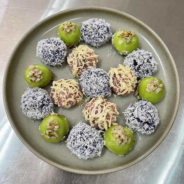 Bibingcat Kitchen Sells Putli Mandi, Mochi-like Rice Cakes From Mindanao