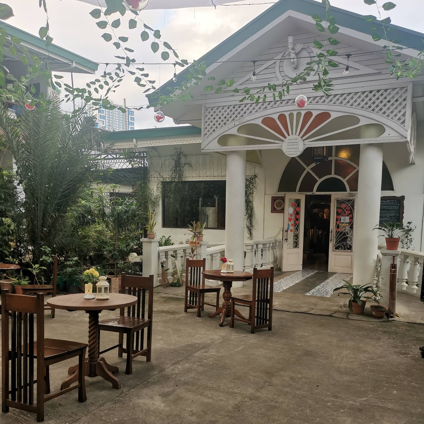 Cafe Ysabel's Lunch Buffet Is Back 2022
