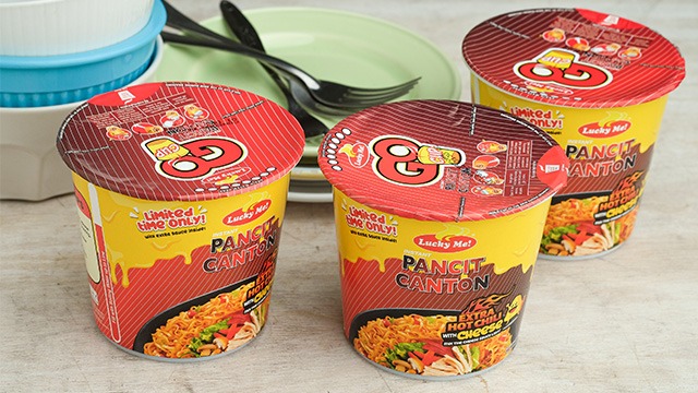This NEW Pancit Canton Flavor Is Both Spicy And Cheesy!