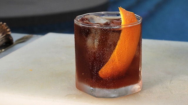 Refreshing Cocktails You Can Make For The Weekend